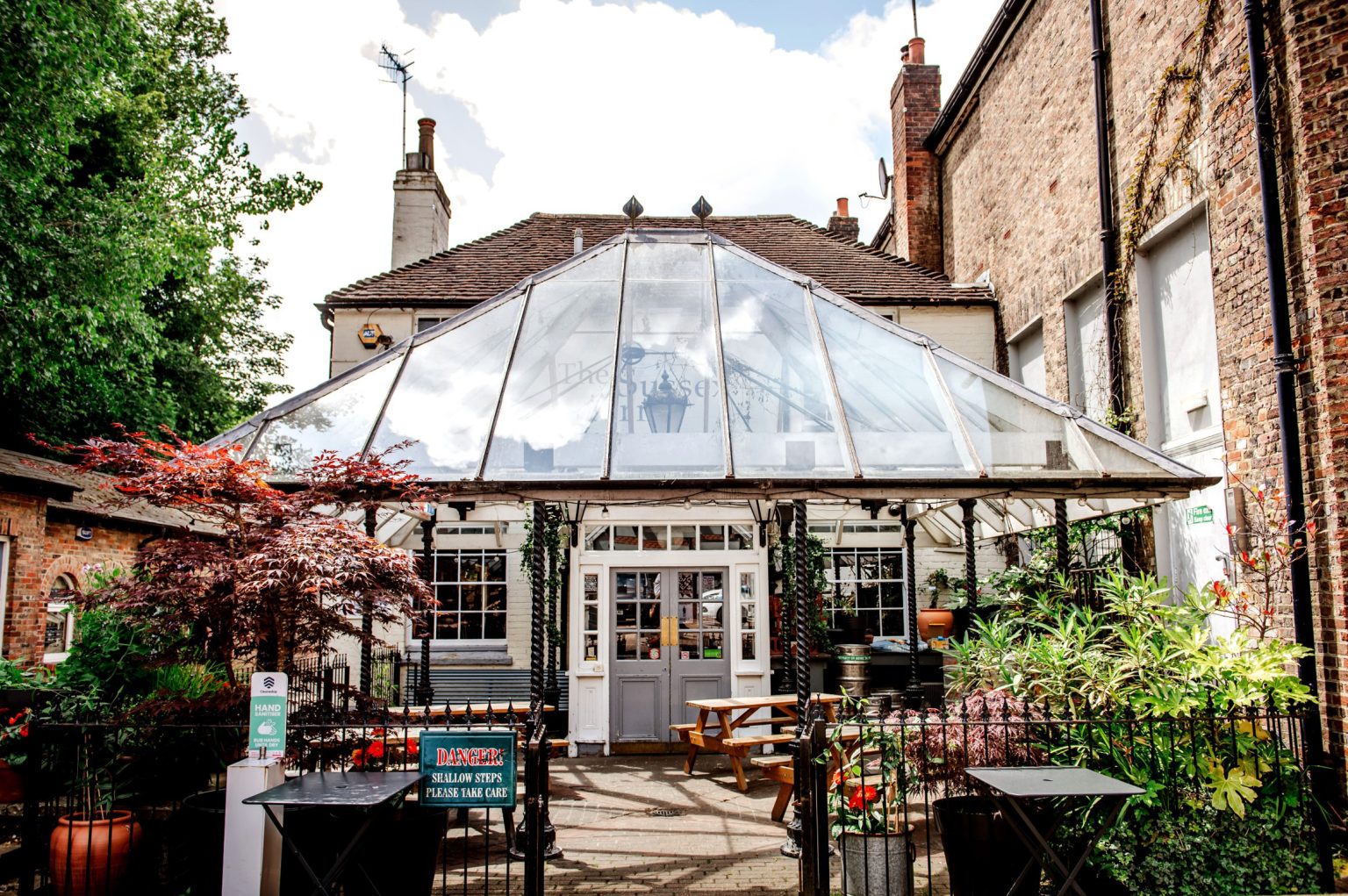 A Complete Guide to The Pantiles in Tunbridge Wells